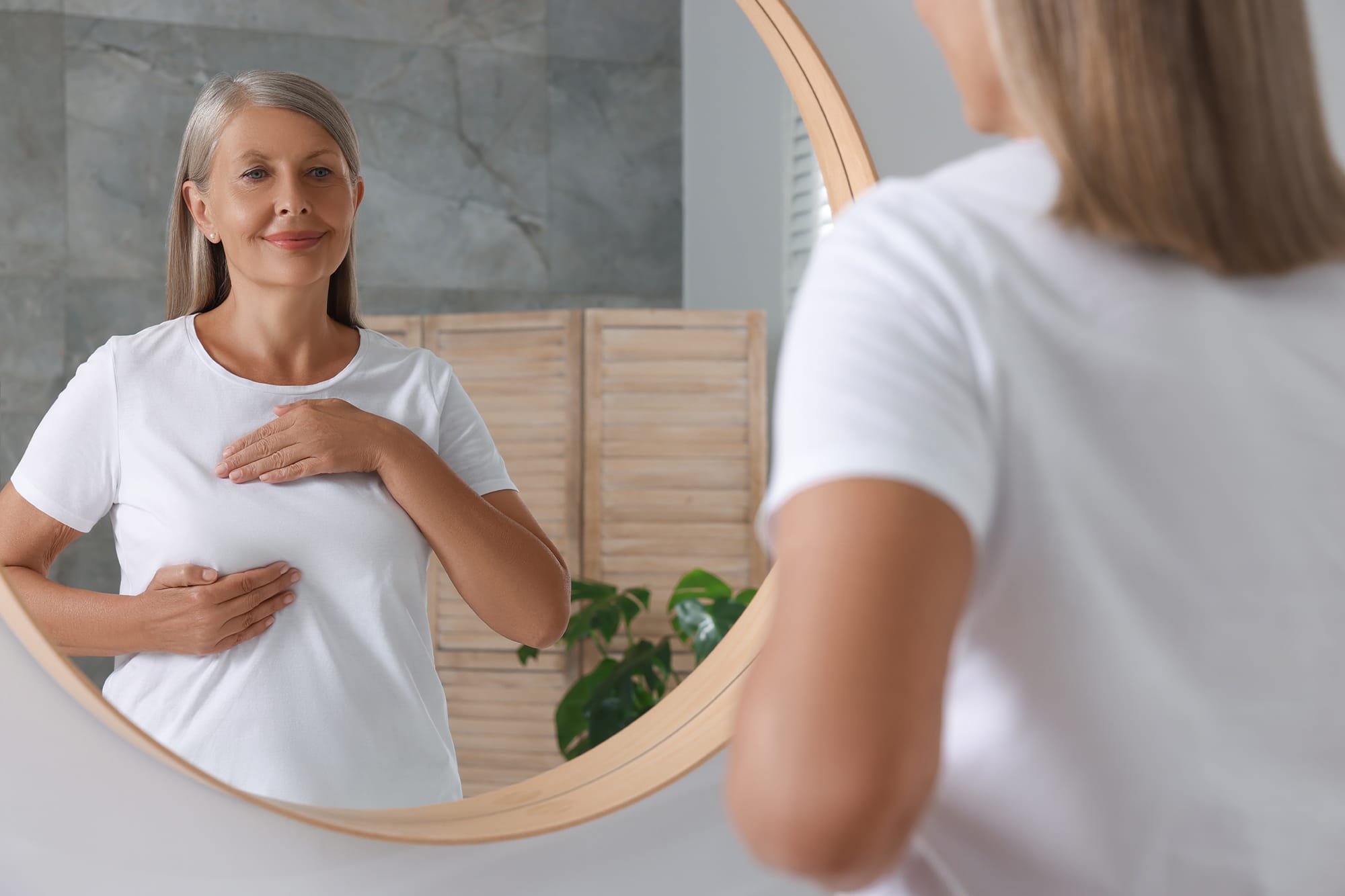 Autopalpazione seno: quando farla, cosa sentire e come riconoscere i ...